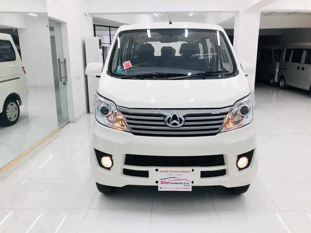 Lada Vesta LCV еще не вышел, а уже получил серьезного конкурента. Новый ...