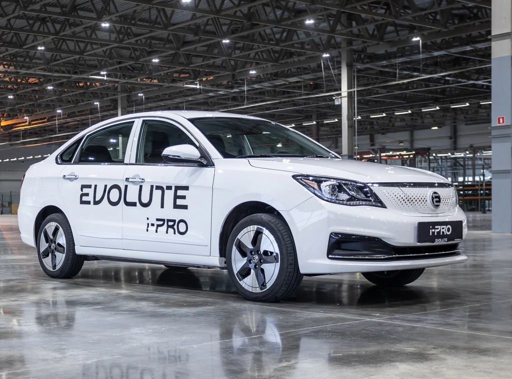 Evolute i-Pro 2025: российский седан серьезно подешевел